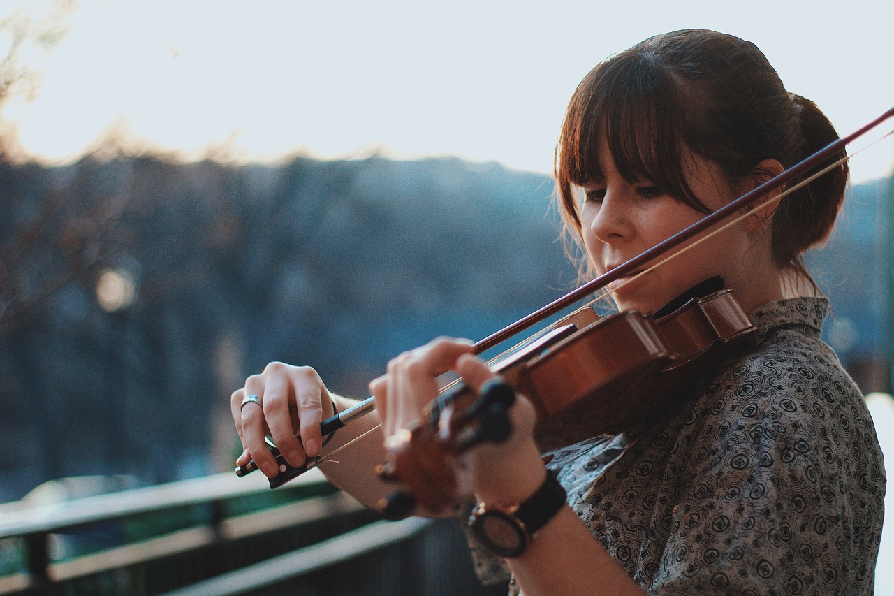 4 beneficios de aprender a tocar un instrumento musical | Club Formación